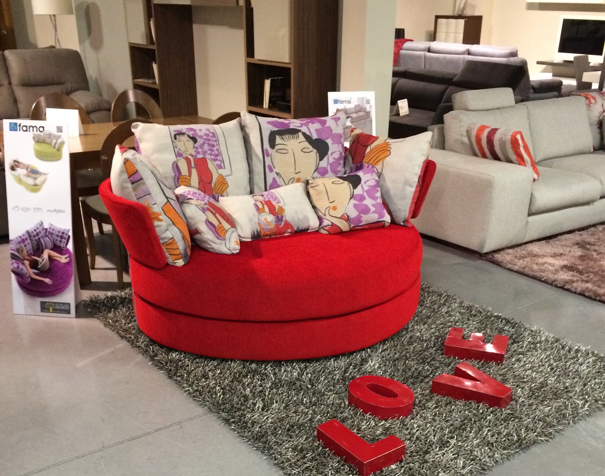 New Fama display in Muebles el Pilar’s showroom. - News | Fama Sofas